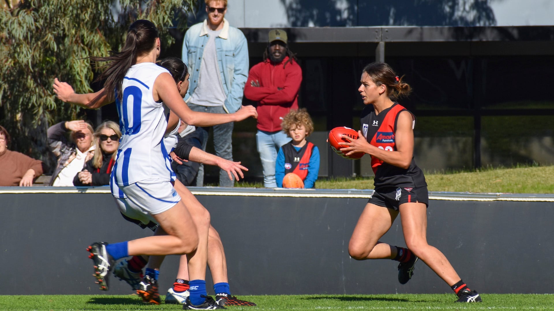 VFLW Bombers suffer narrow defeat to Kangaroos
