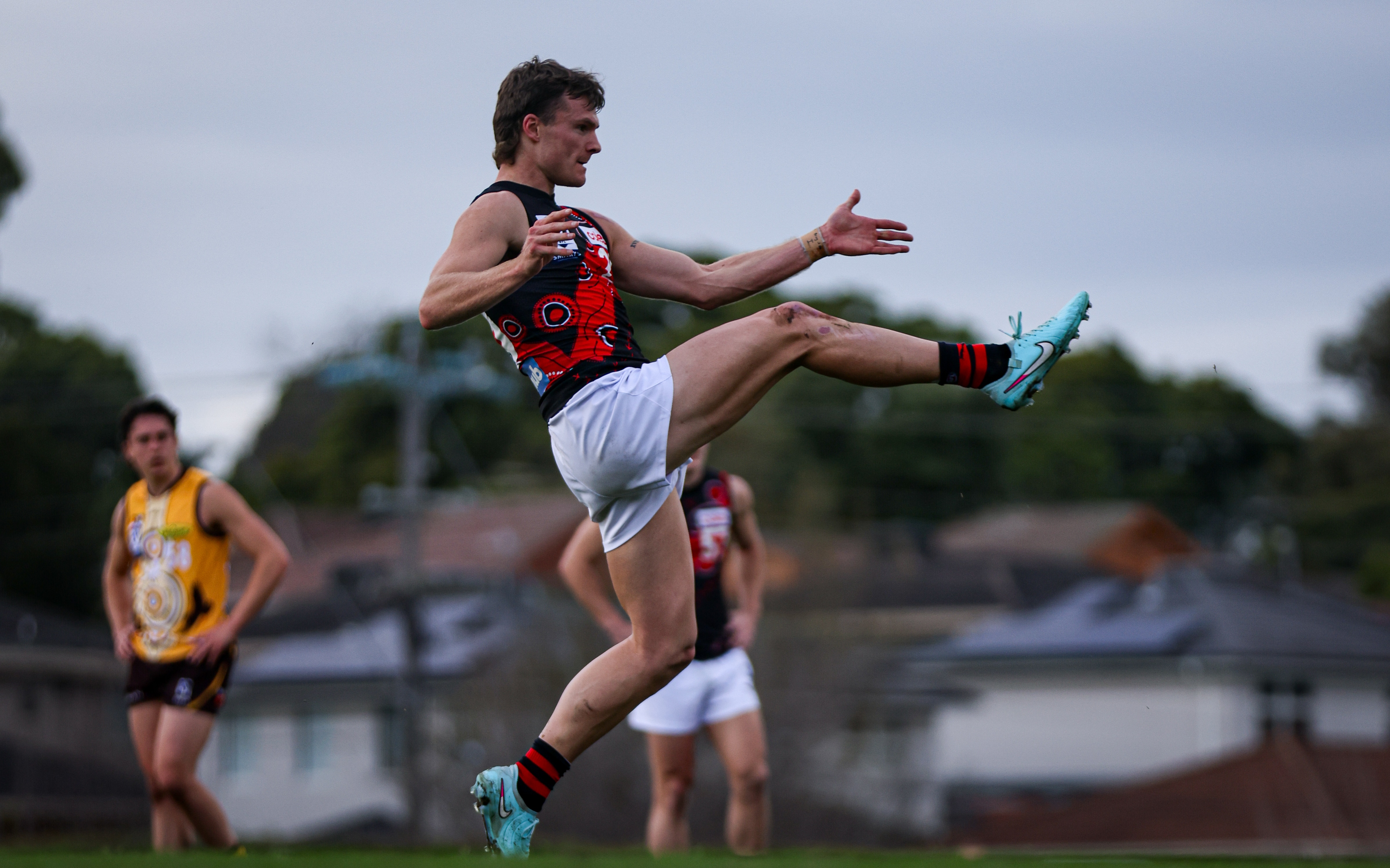 VFL match report: Bombers fall to ladder leaders in Box Hill