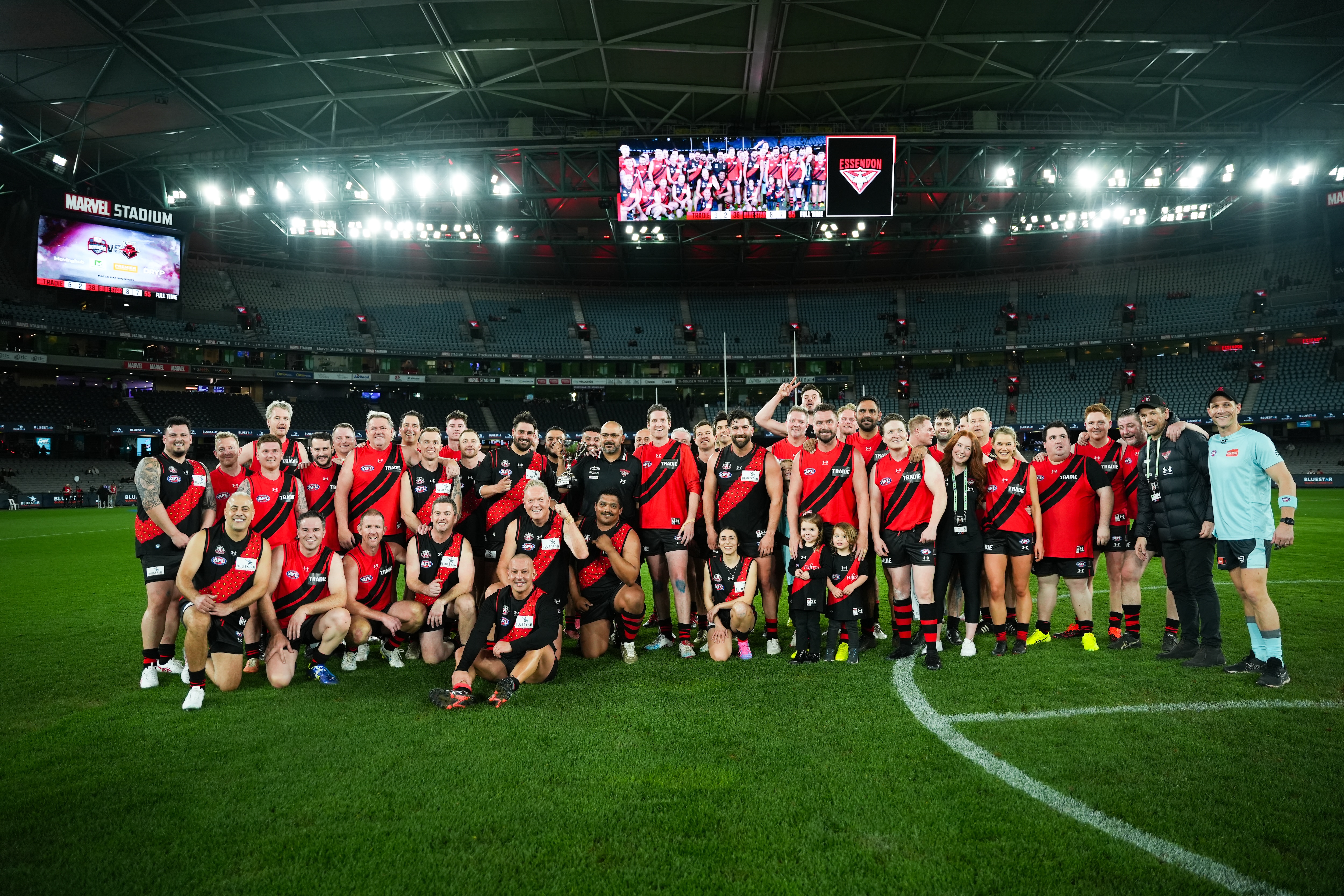 Essendon legends return to the big stage for a good cause