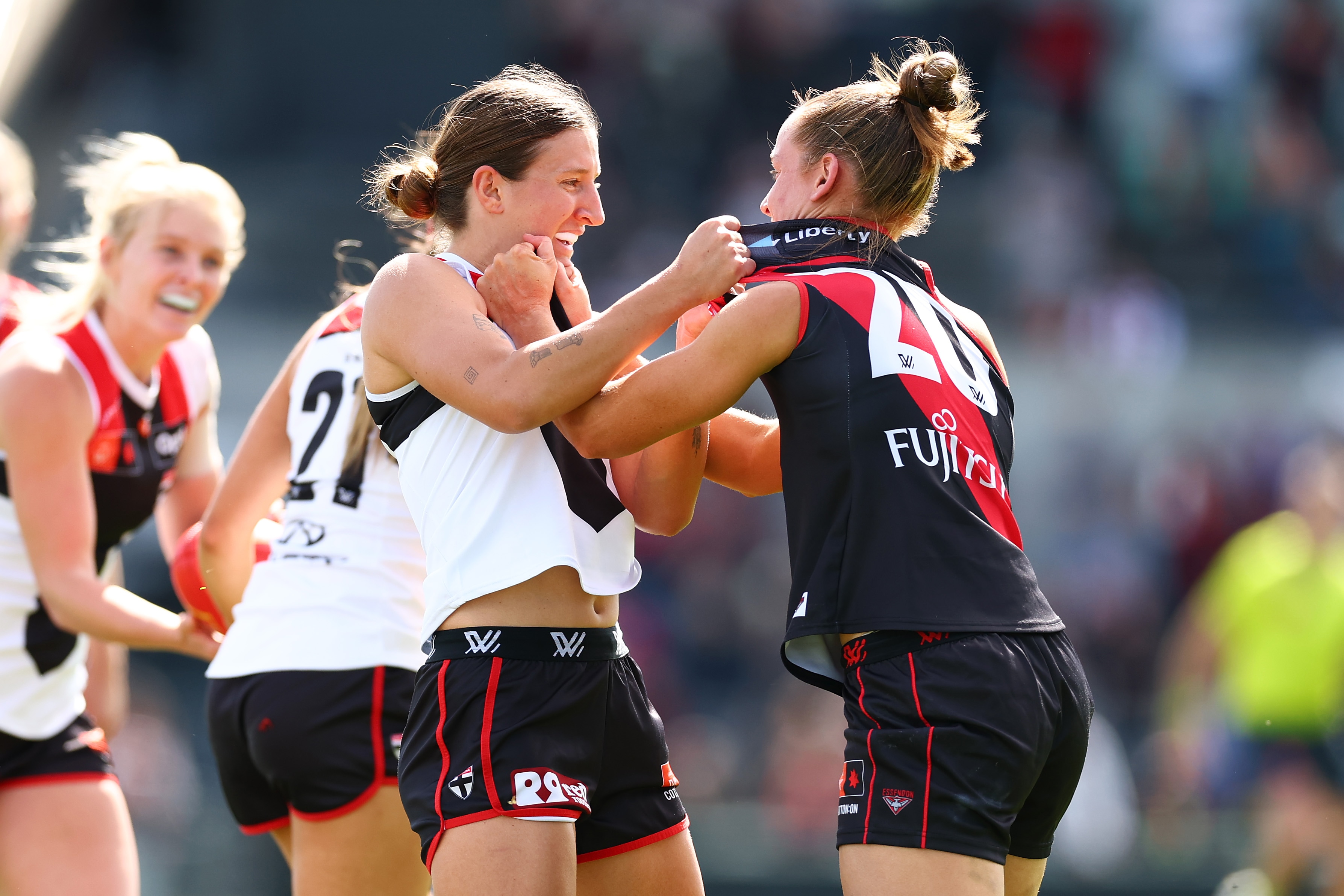 Wardlaw stars as Saints shock Bombers at home