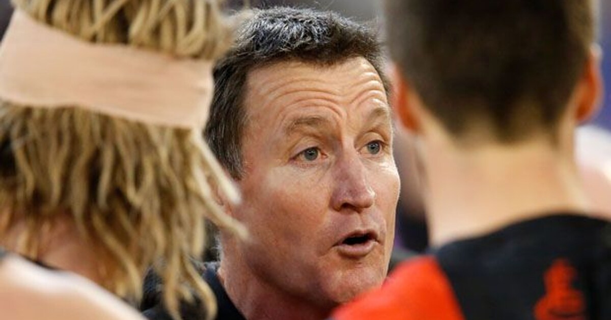 Woosha ignores the ladder