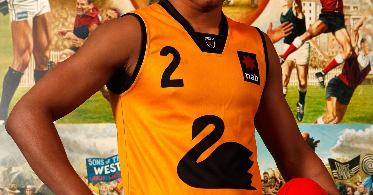 Bombers look at Garlett