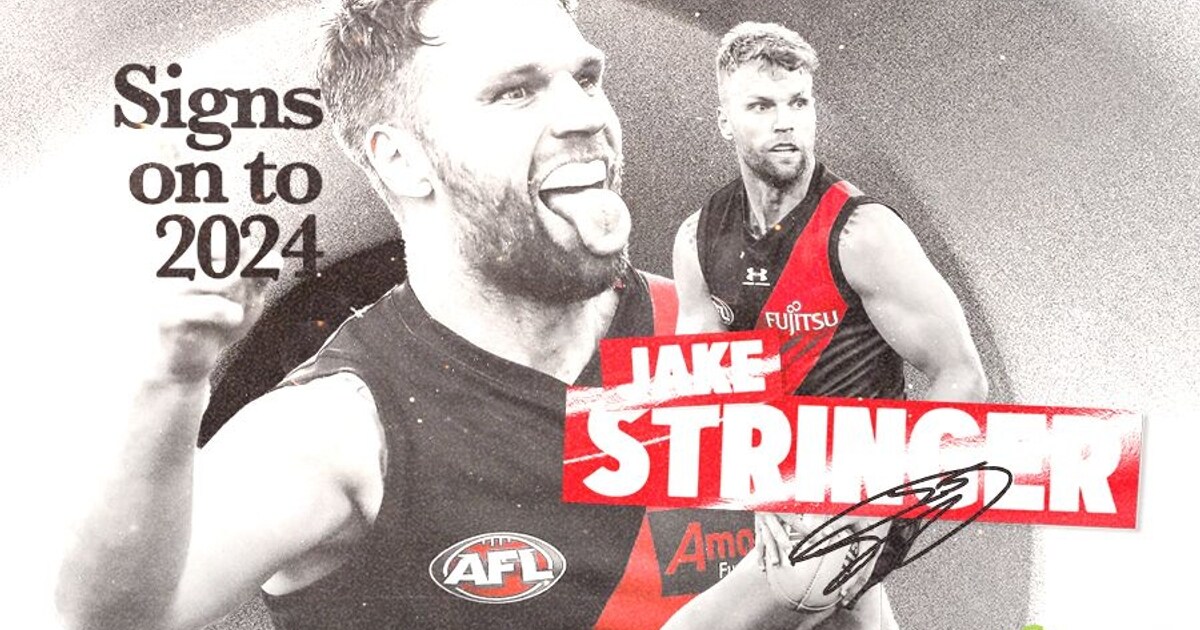 Stringer signs on