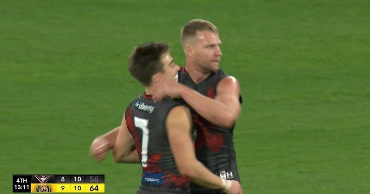 Rd 10 | Stringer unleashes 50m bomb as Dons dig deep